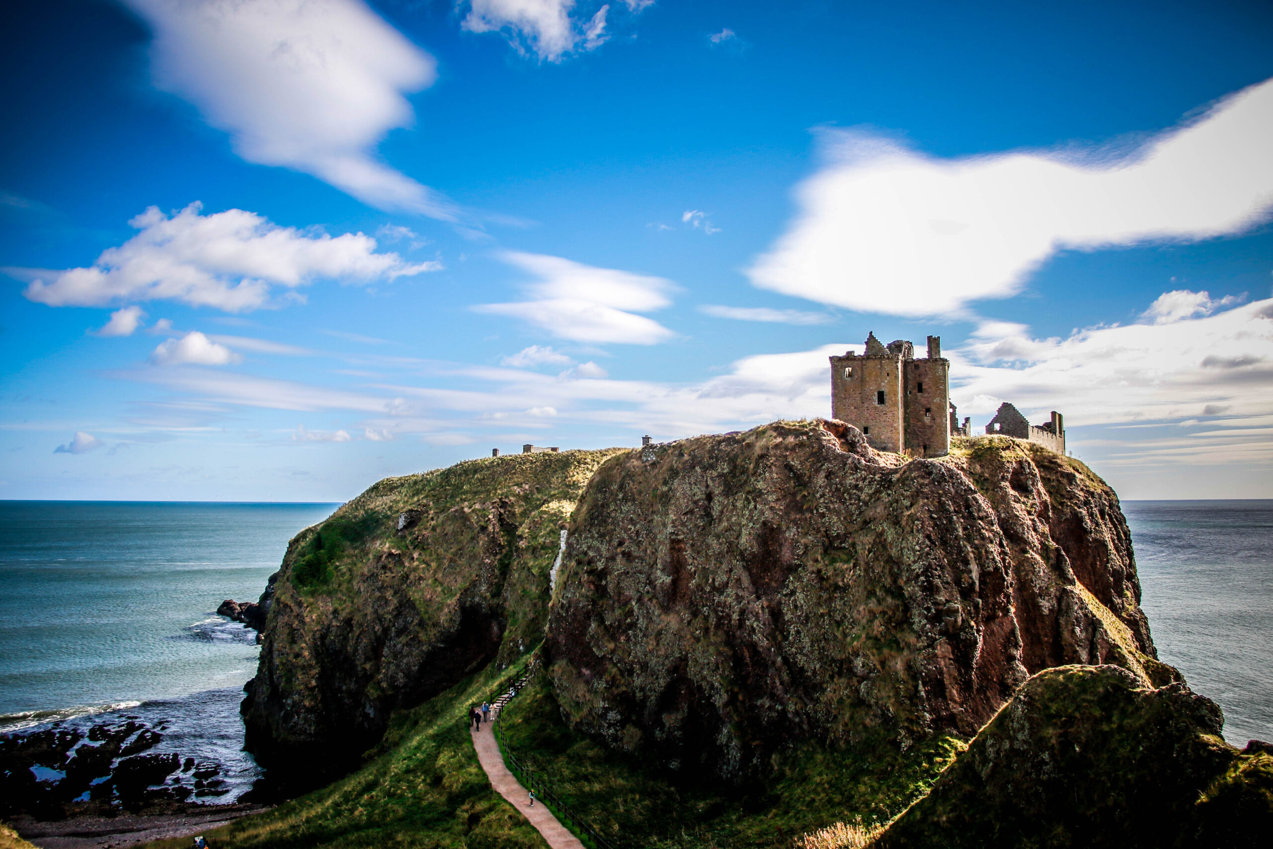 Scotland Day 2: Dunnottar Castle – Ruins Above the Sea – BentonBoyd.com